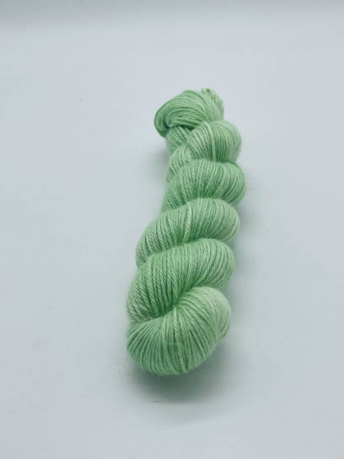 Pistazie - handgefärbte Wolle aus Baby Alpaca - Seide - Cashmere von ...